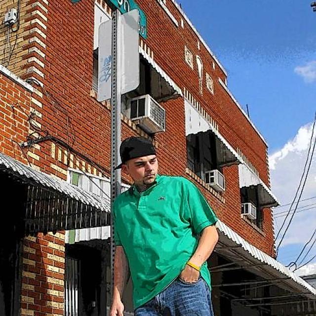 Dub B -spitting his NEWEST SINGLE off his upcoming album... | Makin' It ...