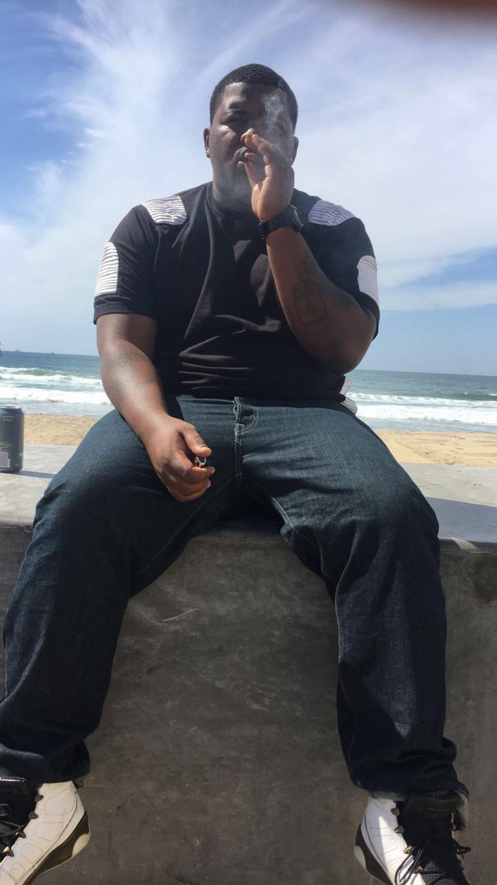 The guy Willie beam'n | Makin' It Magazine